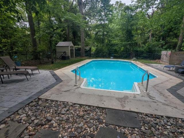 4 Br, 3 bath, Single Family 87 Marydale Rd
