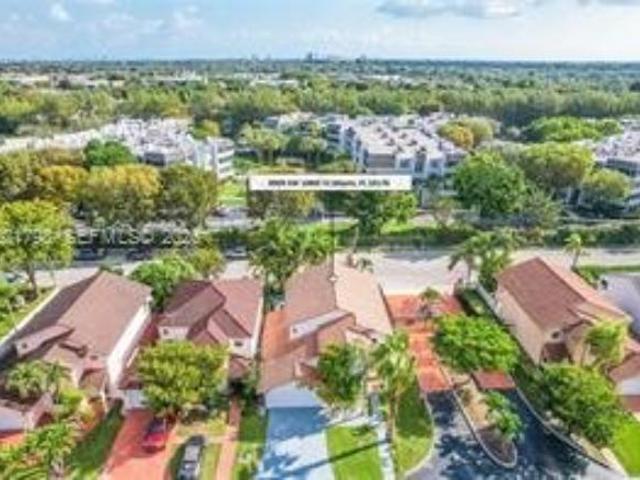4 Br, 3 bath, Single Family 8909 SW 108th