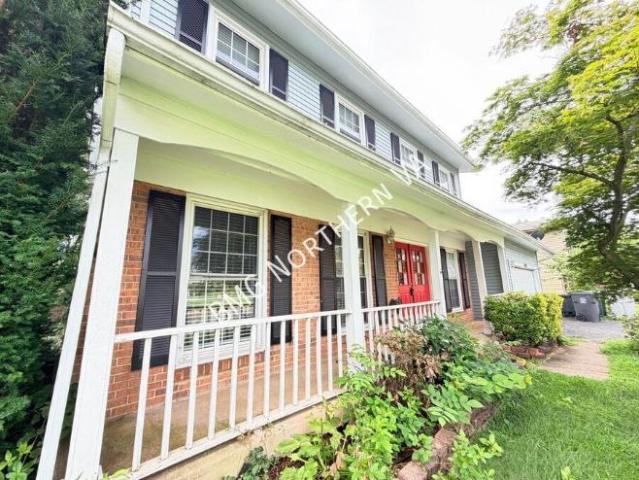 4 Br, 3 bath, Single Family 8957 Rolling Rd