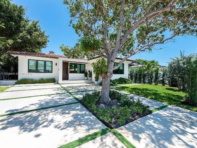 4 Br, 3 bath, Single Family 8959 Abbott Ave