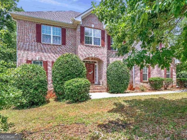 4 Br, 3 bath, Single Family 825 Stoneglen Court