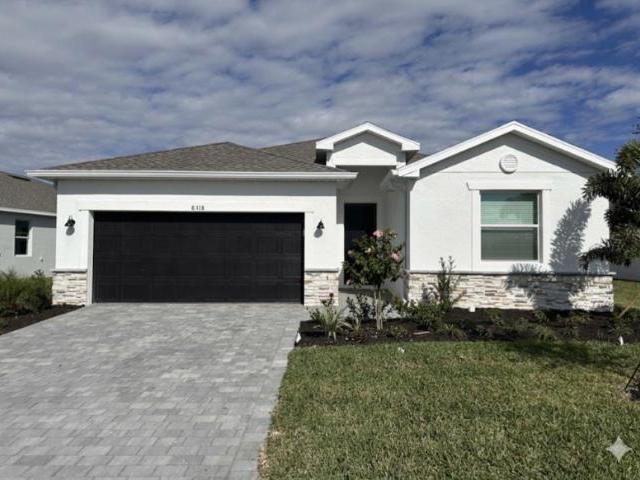 4 Br, 3 bath, Single Family 8318 Waterscape Rd