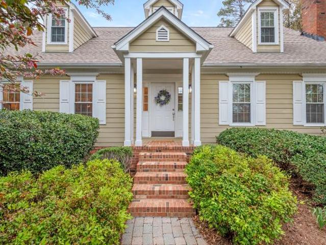 4 Br, 3 bath, Single Family 8 Bryncastle Court