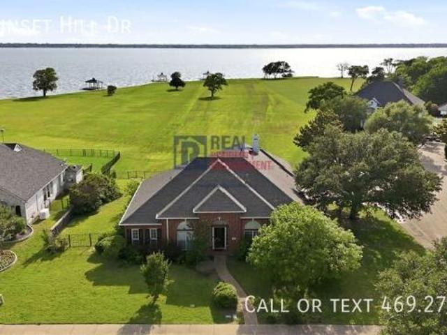 4 Br, 3 bath, Single Family 947 Sunset Hill Dr