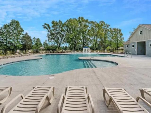 4 Br, 3 bath, Single Family 960 Rift Valley Dr