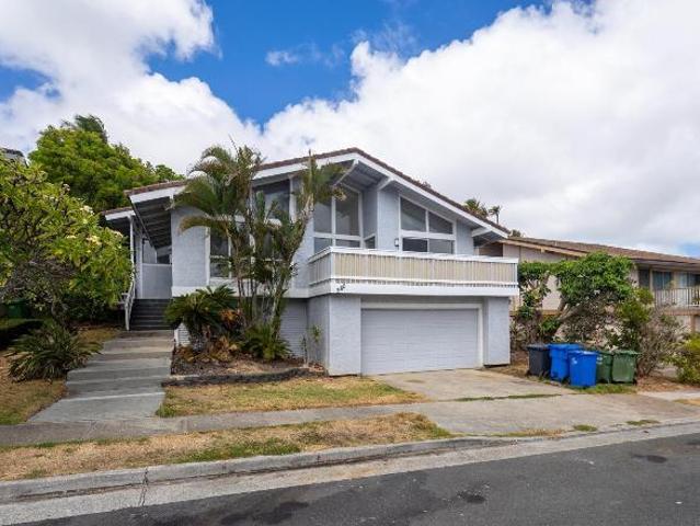 4 Br, 3 bath, Single Family 980 Kaahue Street