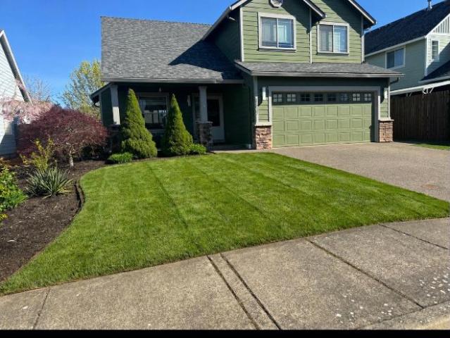 4 Br, 3 bath, Single Family 9837 Deer St