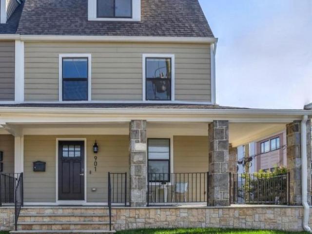 4 Br, 3 bath, Single Family 901 Lawrence Street NE