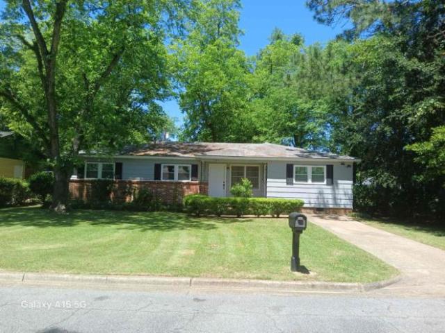 4 Br, 3 bath, Single Family 905 Colquitt Cir