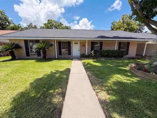 4 Br, 3 bath, Single Family 910 Luella Ave