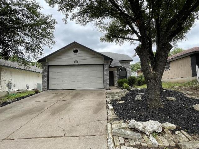 4 Br, 3 bath, Single Family 9236 Vigen Circle