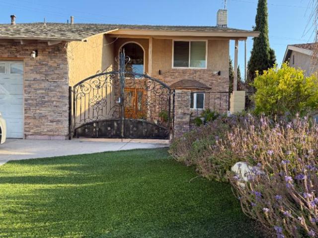 4 Br, 3 bath, Single Family 933 S Susan St
