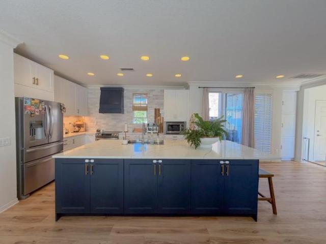 4 Br, 3 bath, Single Family 9 Allbrook Ct