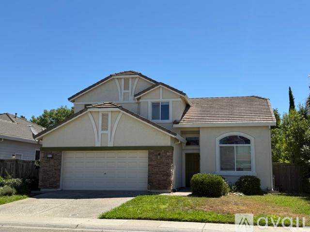 4 BR, 3 BA Apartment Mc Kenna Drive, Elk Grove, CA 95757