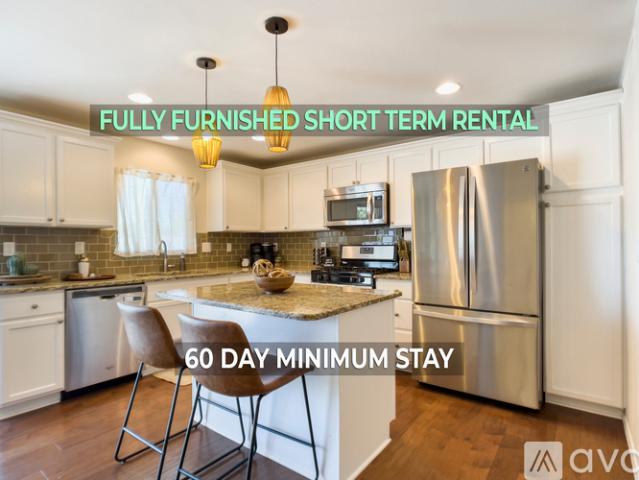 4 BR, 3 BA Apartment 14050 North 37th Way, Phoenix, AZ 85032