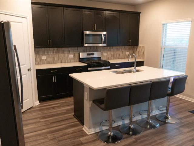 4 BR, 3 BA Apartment 14605 Allard Drive, Manor, TX 78653