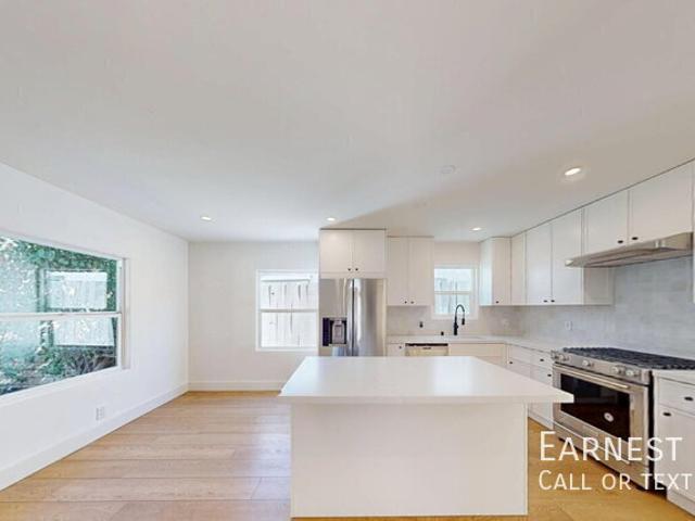 4 BR, 3 BA Apartment 15242 Morrison Street, Sherman Oaks, CA 91403