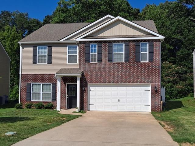 4 BR, 3 BA Apartment 1527 Sergeant Ln, Knoxville, TN 37932