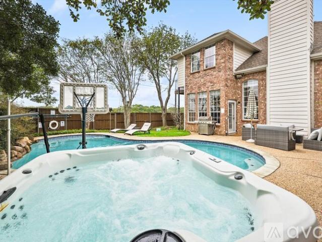 4 BR, 3 BA Apartment 1529 Arrowhead Ln, Carrollton, TX 75007