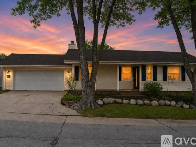 4 BR, 3 BA Apartment 16116 Arbor Court, Omaha, NE 68130