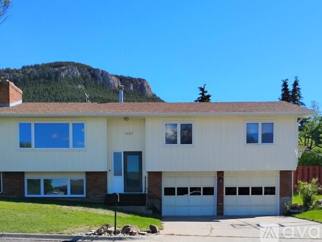 4 BR, 3 BA Apartment 1621 Stuart St, Helena, MT 59601