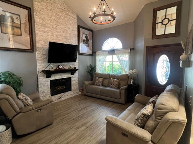 4 BR, 3 BA Apartment 17081 Fern Street, Fontana, CA 92336