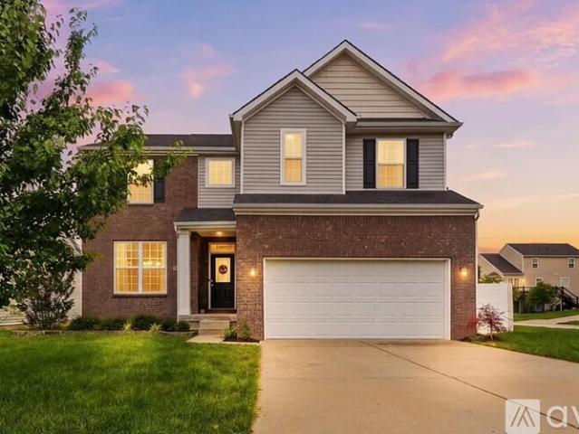4 BR, 3 BA Apartment 17100 Creek Vista Ct, Louisville, KY 40245