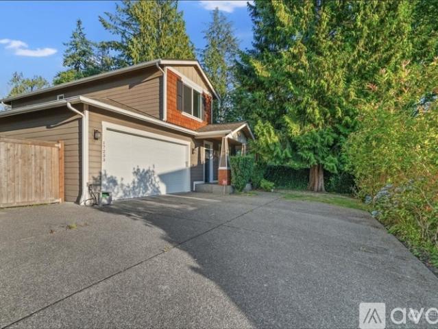 4 BR, 3 BA Apartment 17233 14th Avenue West, Lynnwood, WA 98037
