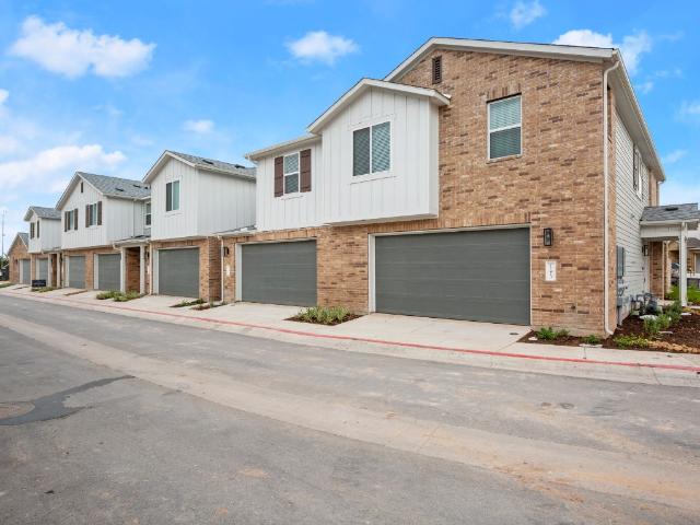 4 BR, 3 BA Apartment 17413 Homestead Haven Drive, Bee Cave, TX 78738