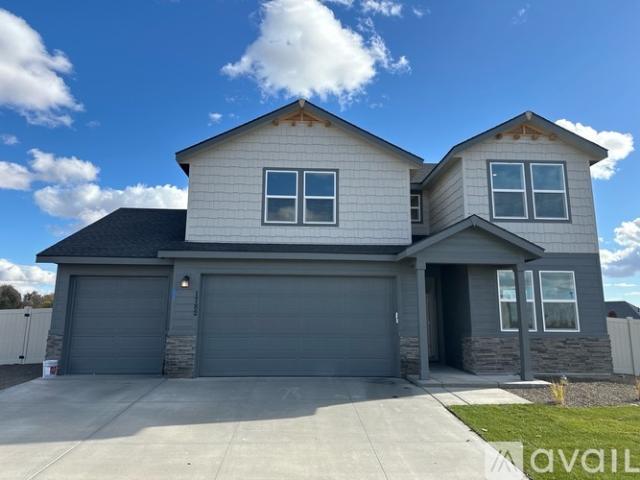 4 BR, 3 BA Apartment 1782 North Wild Apple Avenue, Eagle, ID 83616