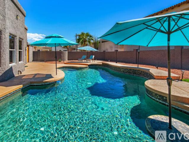 4 BR, 3 BA Apartment 1800 Burgundy Dr, Lake Havasu City, AZ 86404