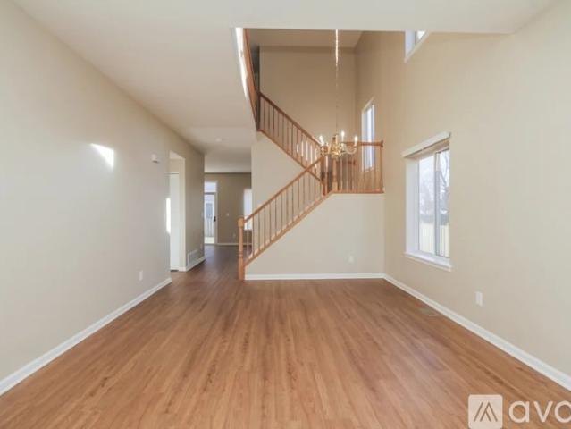 4 BR, 3 BA Apartment 1903 Cheshire Lane, Wheaton, IL 60189