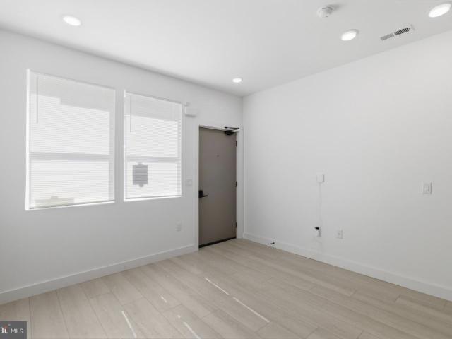 4 BR, 3 BA Apartment 1011 W Orleans St, Philadelphia, PA 19133