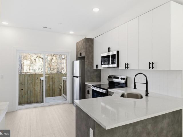 4 BR, 3 BA Apartment 1024 W Orleans St, Philadelphia, PA 19133