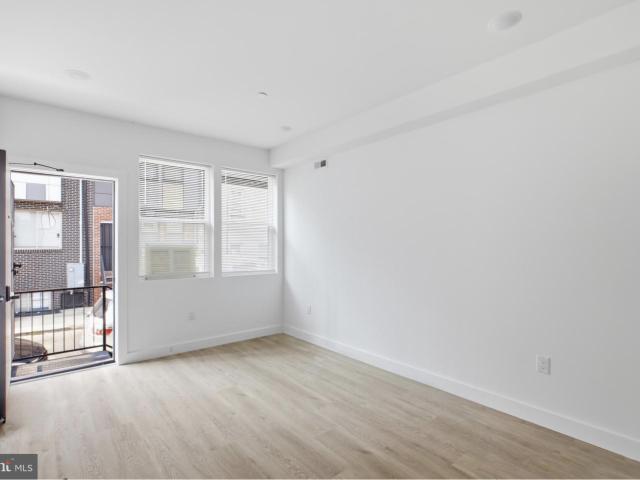 4 BR, 3 BA Apartment 1027 W Arizona St, Philadelphia, PA 19133