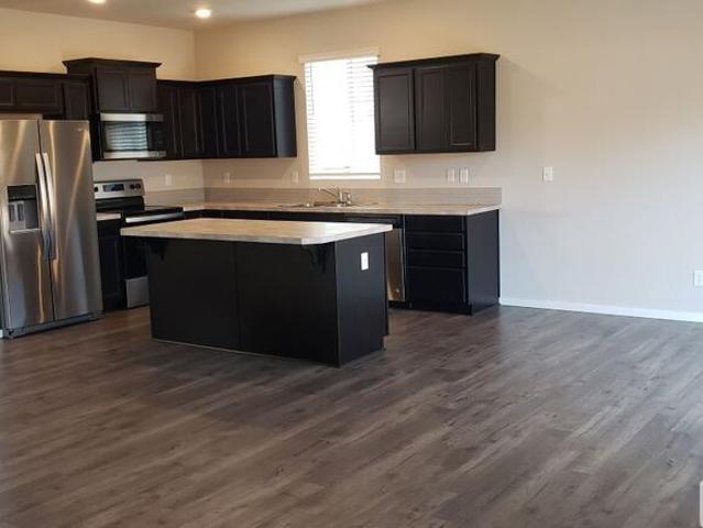 4 BR, 3 BA Apartment 10708 Tahoma Ct E, Puyallup, WA 98374