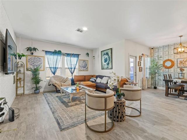 4 BR, 3 BA Apartment 11321 Pecan Crk Dr, Aubrey, TX 76227