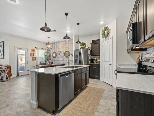 4 BR, 3 BA Apartment 11321 Pecan Crk Dr, Aubrey, TX 76227