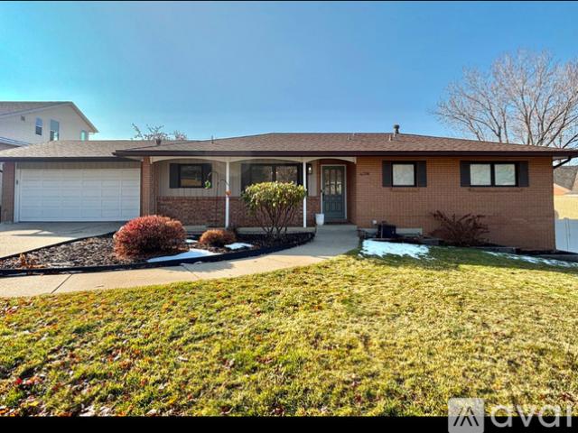 4 BR, 3 BA Apartment 114 South 1000 East, Bountiful, UT 84010