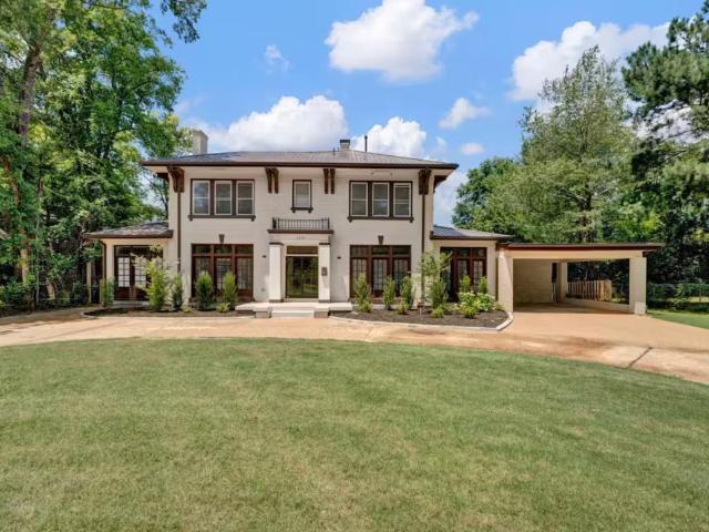 4 BR, 3 BA Apartment 1179 E Pkwy S, Memphis, TN 38114