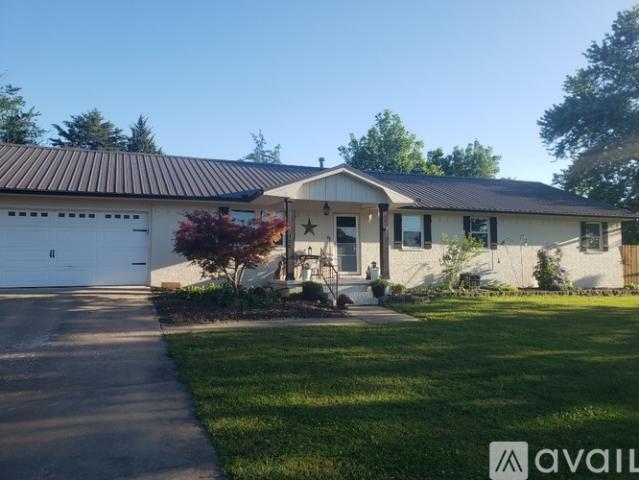 4 BR, 3 BA Apartment 125 Terry Street, Farmington, AR 72730