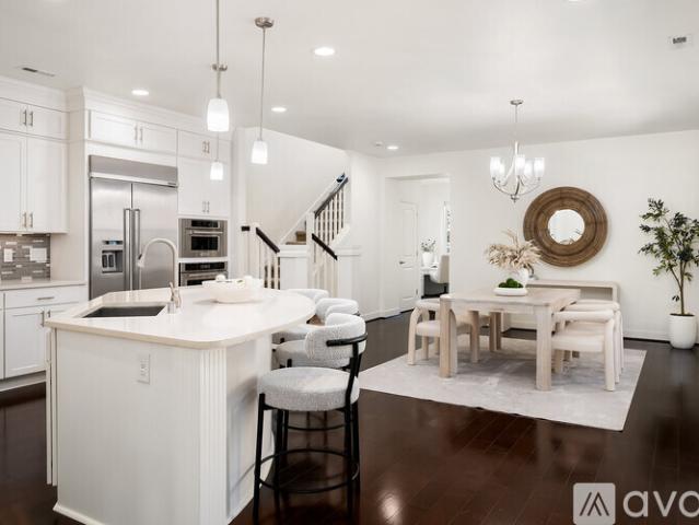 4 BR, 3 BA Apartment 1270 Pine Crest Circle Northeast, Issaquah, WA 98029
