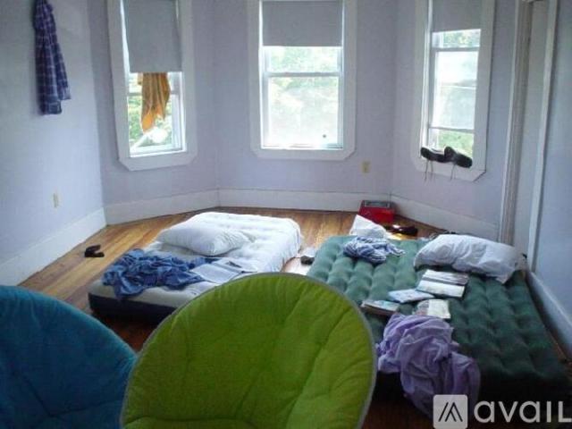 4 BR, 3 BA Apartment 131 Brook St, Unit 3, Brookline, MA 02445