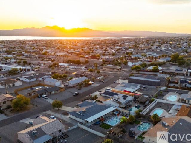 4 BR, 3 BA Apartment 131 Mescal Loop, Lake Havasu City, AZ 86403