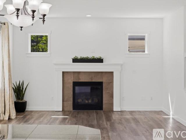 4 BR, 3 BA Apartment 13909 15th Place West, Lynnwood, WA 98087