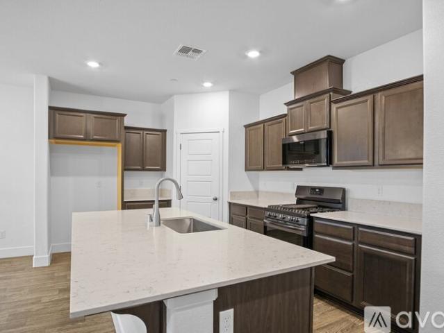 4 BR, 3 BA Apartment 2455 2455 Explorador Dr, Merced, CA 95340
