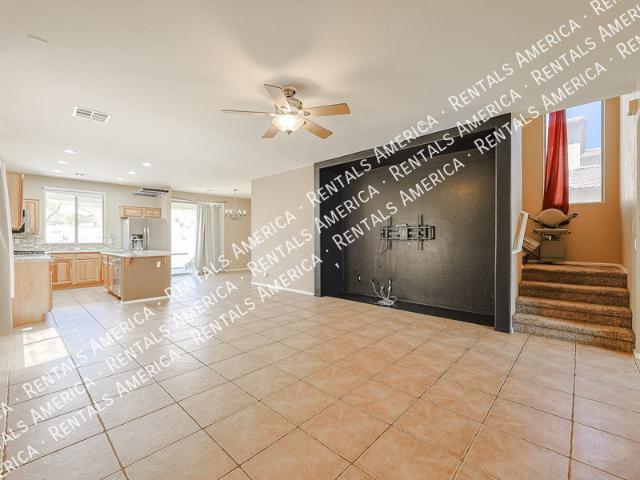 4 BR, 3 BA Apartment 2512 W Old Paint Trl, Phoenix, AZ 85086