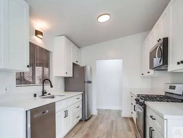 4 BR, 2.5 BA Apartment 6130 Brookwood Dr, Oak Forest, IL 60452