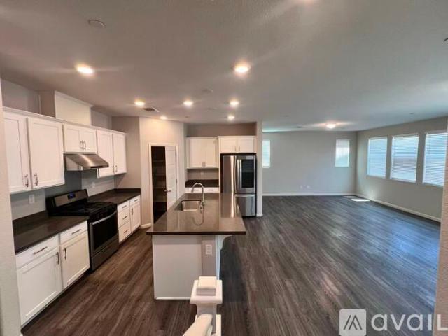 4 BR, 3 BA Apartment 2727 Mabry Drive, Sacramento, CA 95835