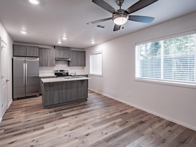4 BR, 3 BA Apartment 2812 Falk Road Unit 13C, Vancouver, WA 98661